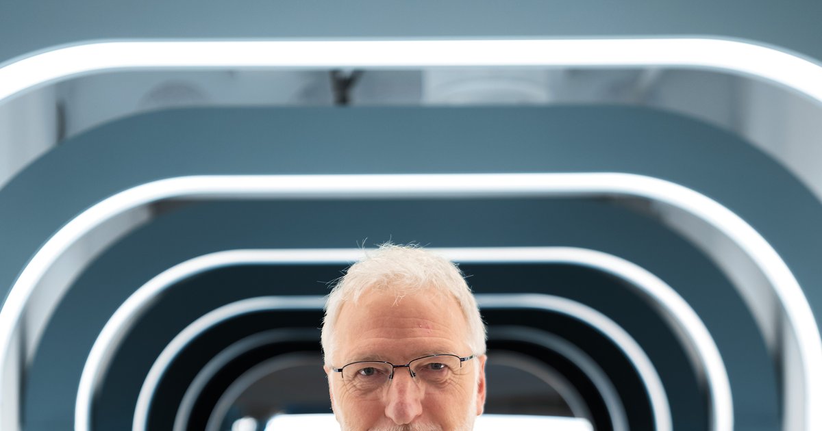 Thomas Blood: Leading the AWS Charge for Sustainable Cloud ...