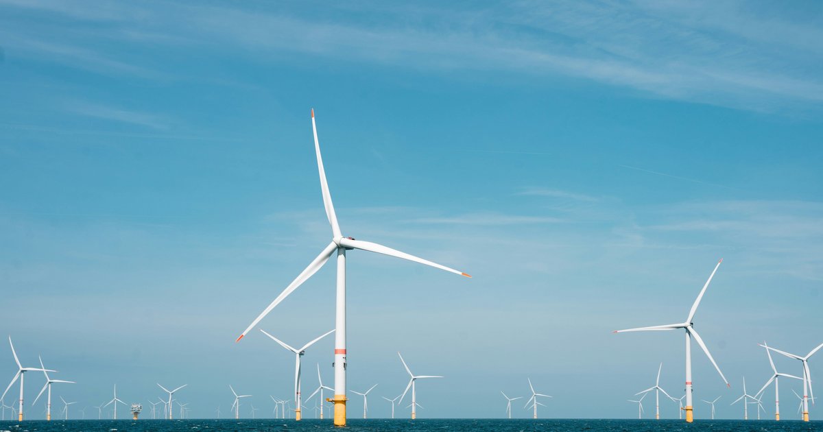 Solar, Wind & Geothermal: What is Renewable Energy? | Sustainability ...