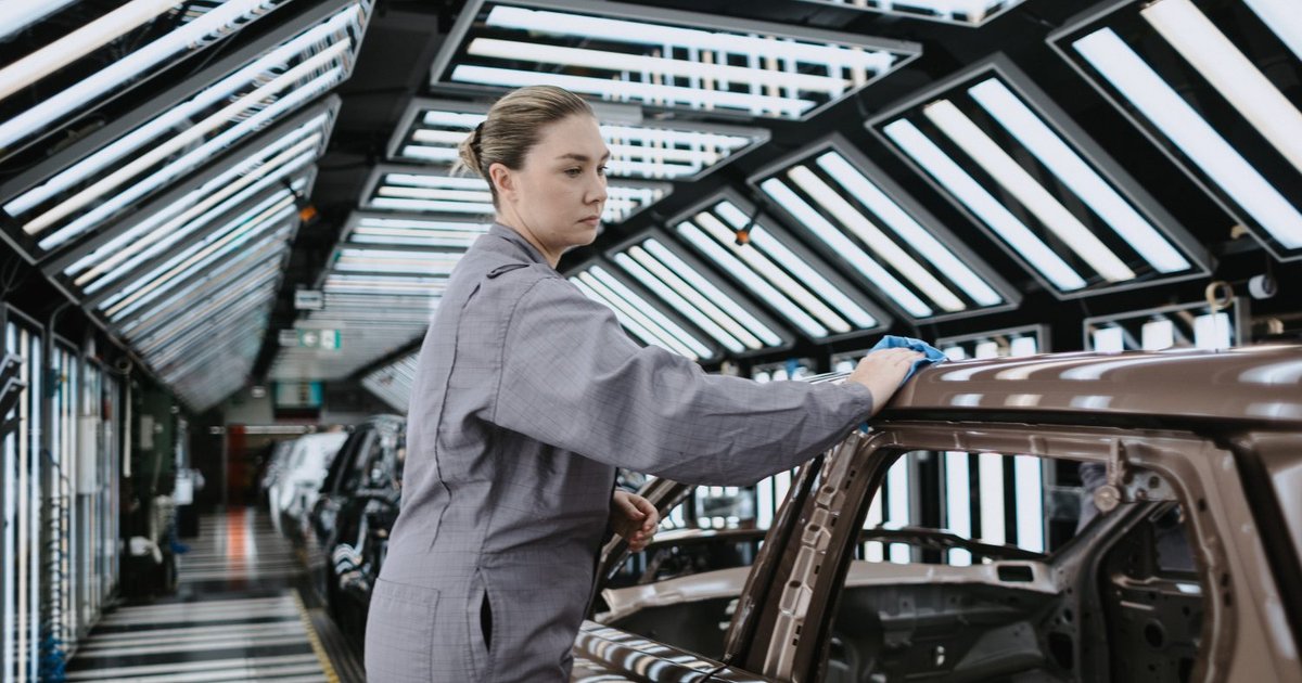 JLR Investing in EV Production for Sustainable Luxury | Sustainability ...