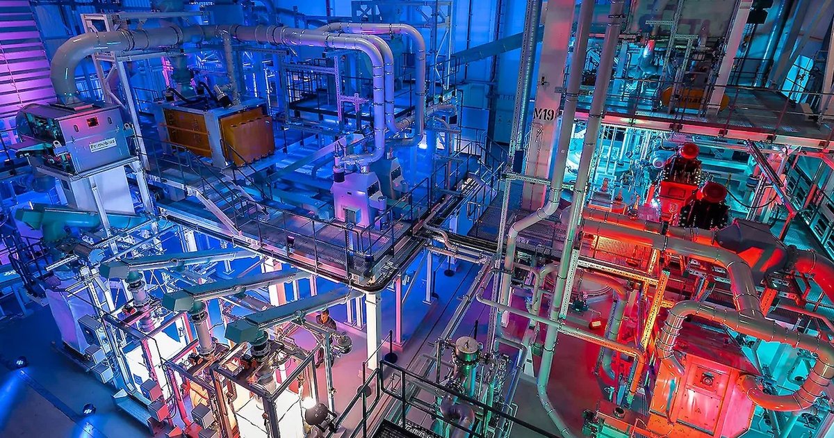 How Mercedes-Benz is Ensuring Manufacturing Efficiency | Manufacturing Digital