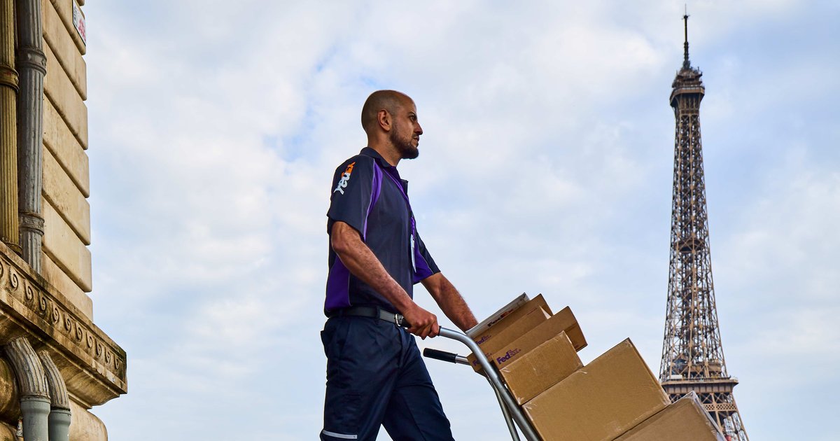 Logo Du Bureau Fedex 2024 FedEx Goes For Gold With Paris 2024 Olympics