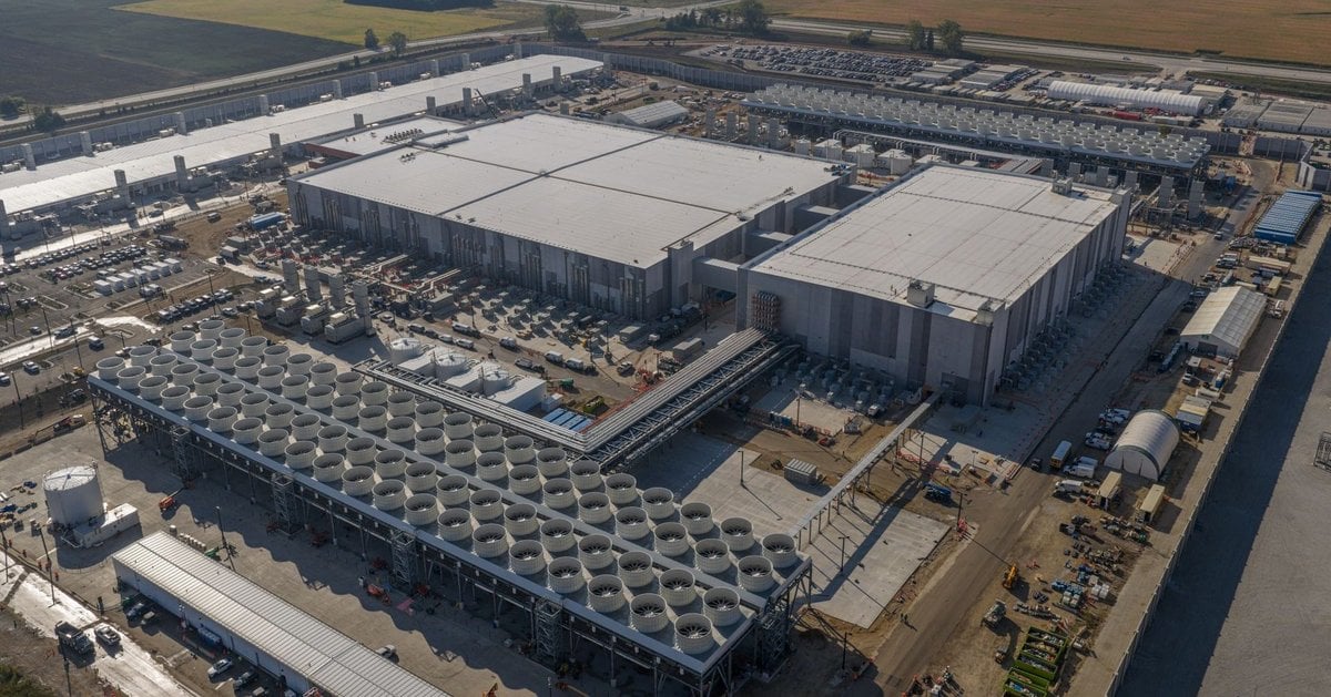 Is Microsoft Building the World's Most Powerful Data Centre ...