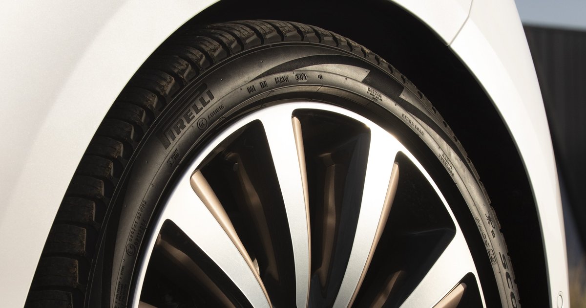Inside JLR's Shift to Sustainable Tyre Production | Manufacturing Digital