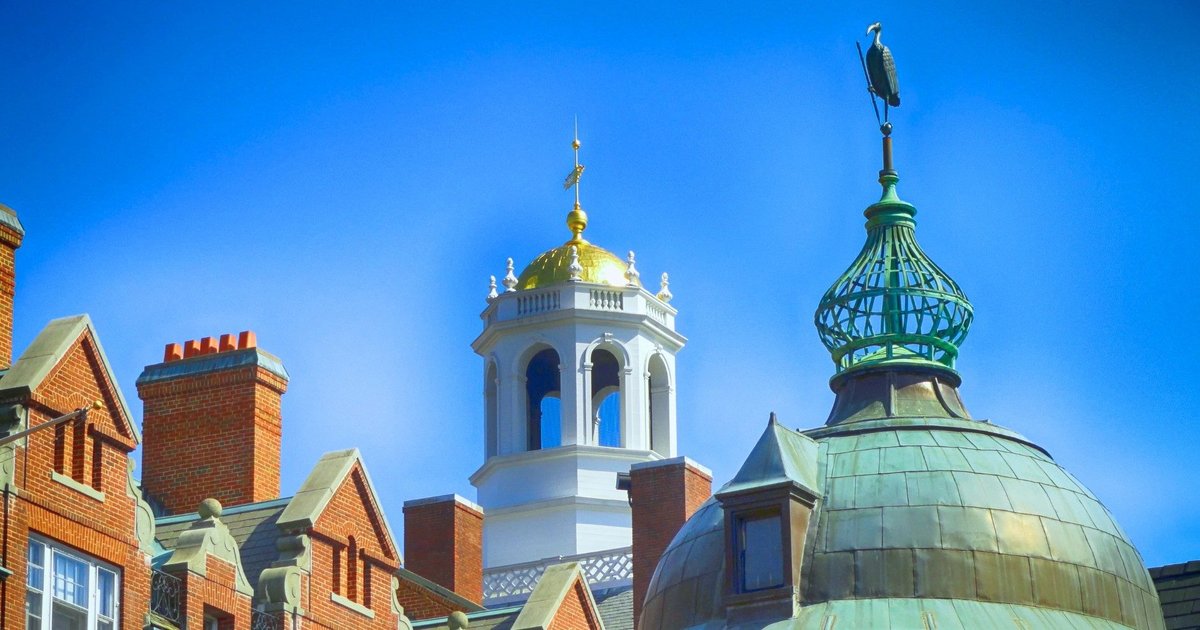 Harvard Defies Trump as DEI Showdown Goes to the Courts ...
