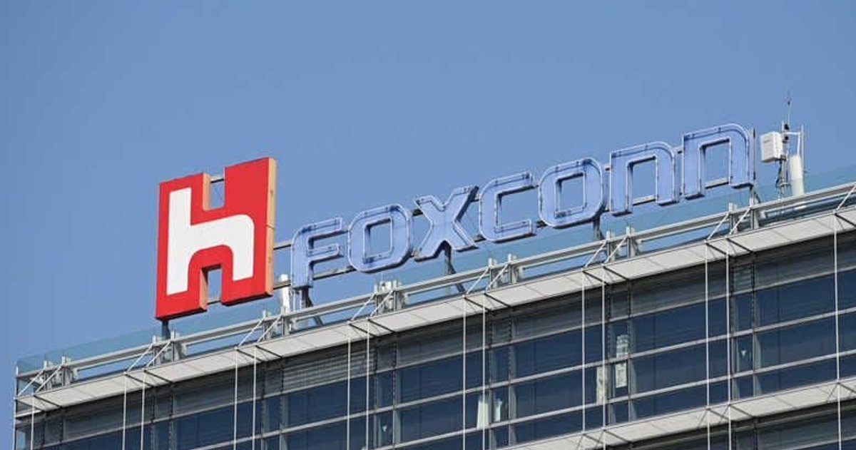 Foxconn Unveils First Large Language Model 'FoxBrain' | AI Magazine