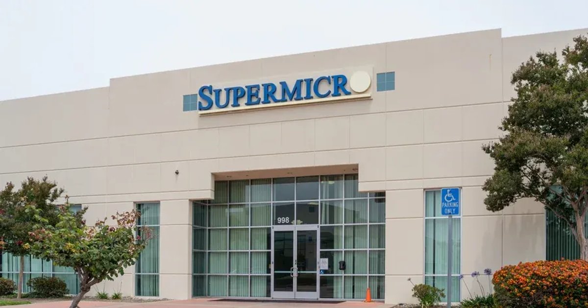 Supermicro's Innovative Cooling Tech Enhances AI Centres | Technology ...