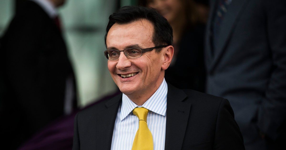 AstraZeneca CEO: AI will Change the Pharmaceutical Industry | Business ...
