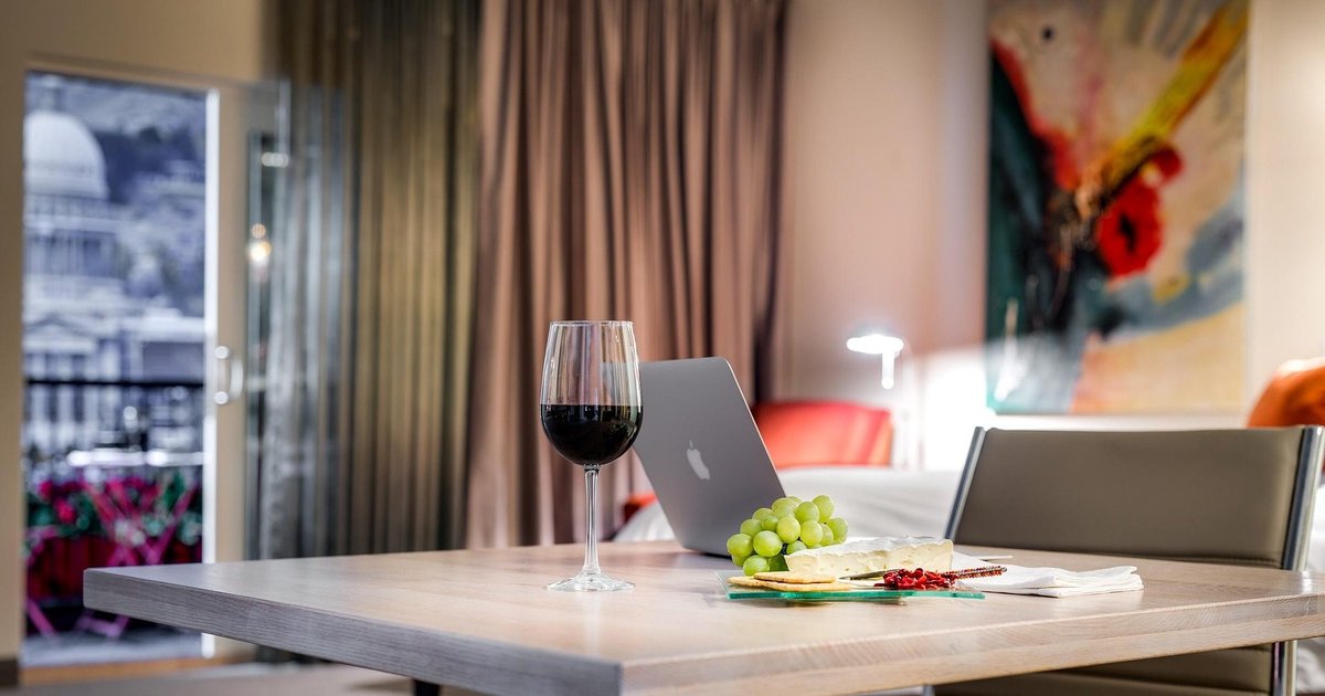 CBRE: Overcoming Sky-High Hotel Energy Bills in the USA | Energy Magazine