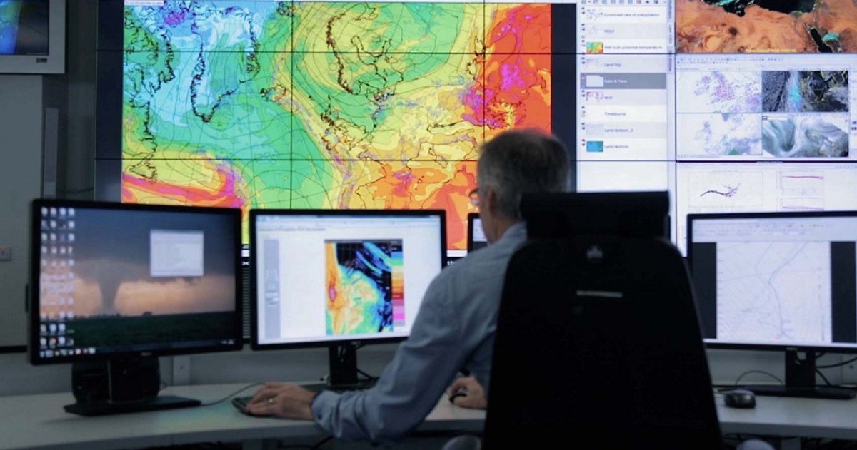Inside the Met Office & Microsoft's Climate Supercomputer ...
