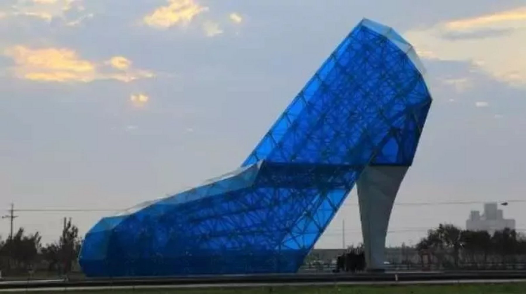 6 iconic buildings made from glass | Construction Digital