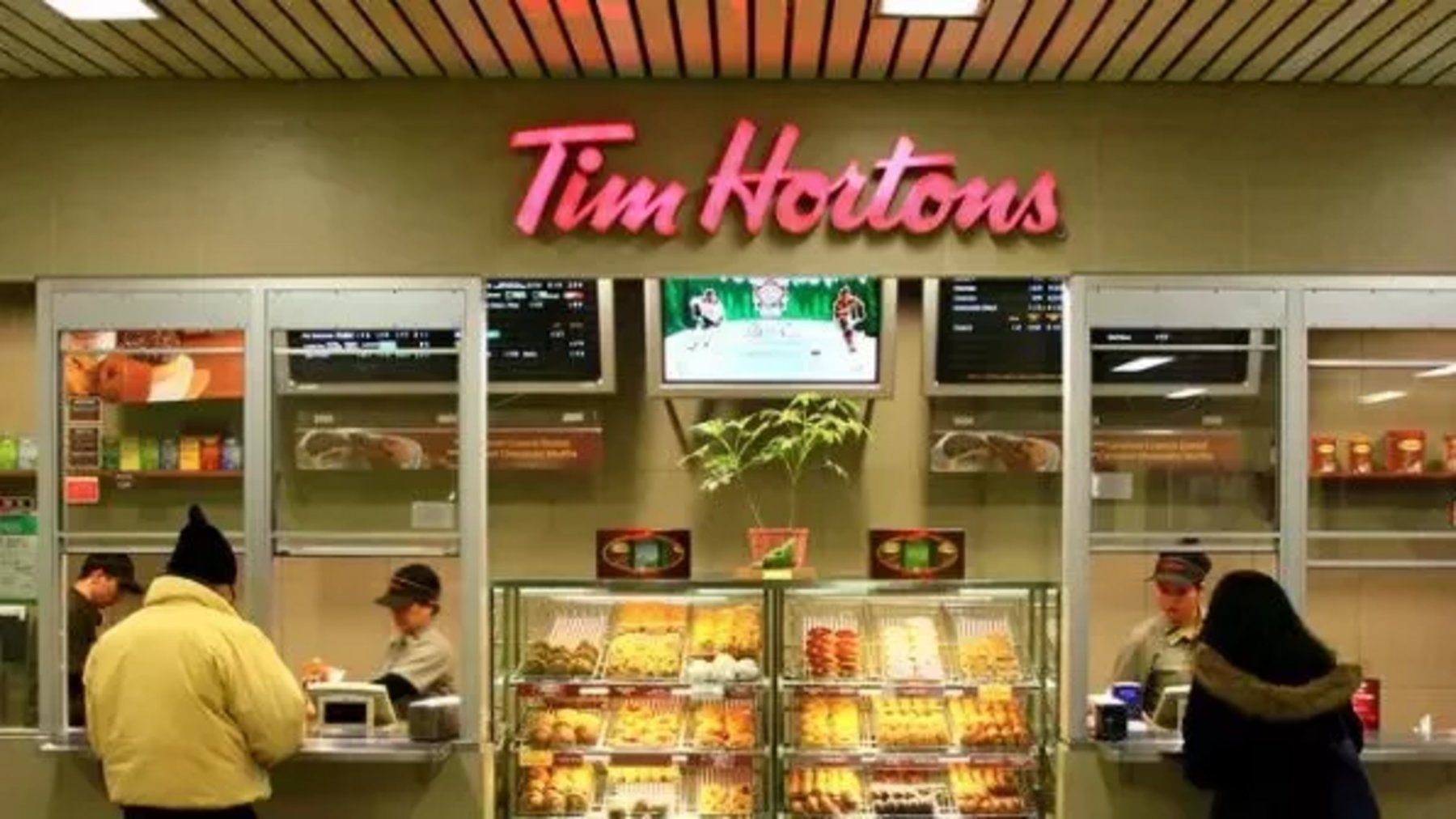 Tim Hortons Plans $900 million Stock Buyback | Business Chief North America