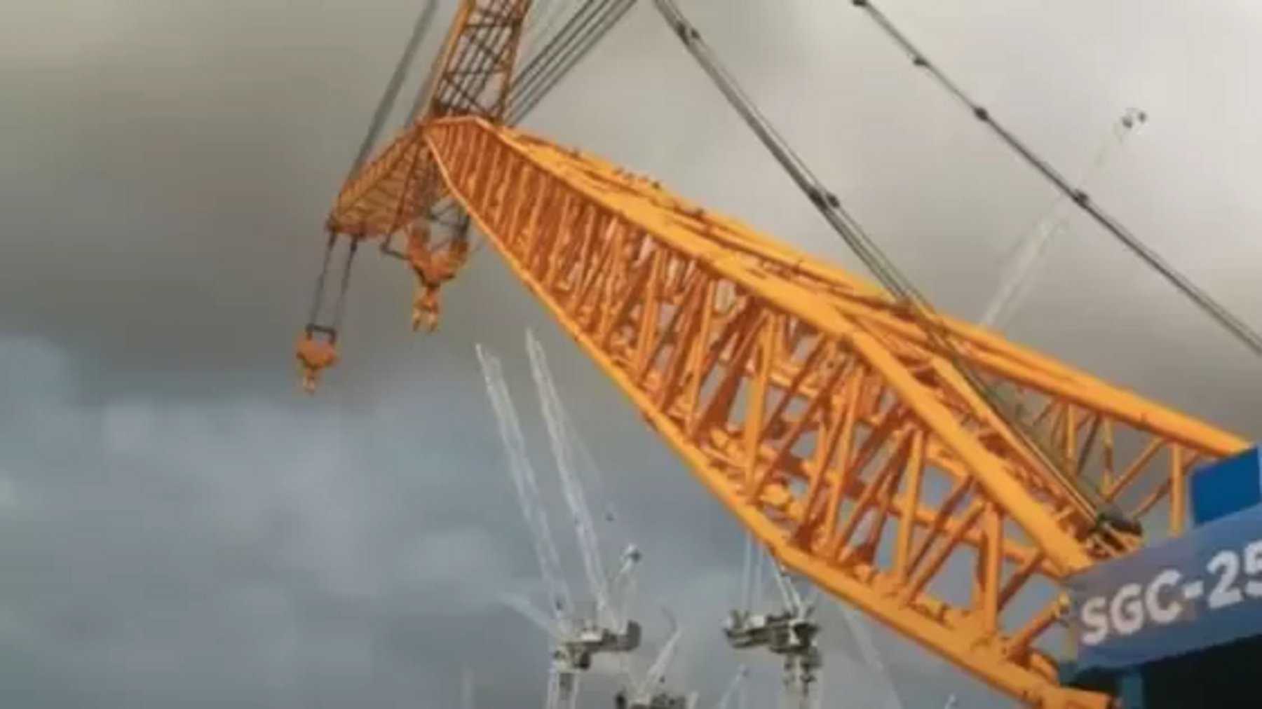 Behind the scenes of the world's largest crane | Construction Digital