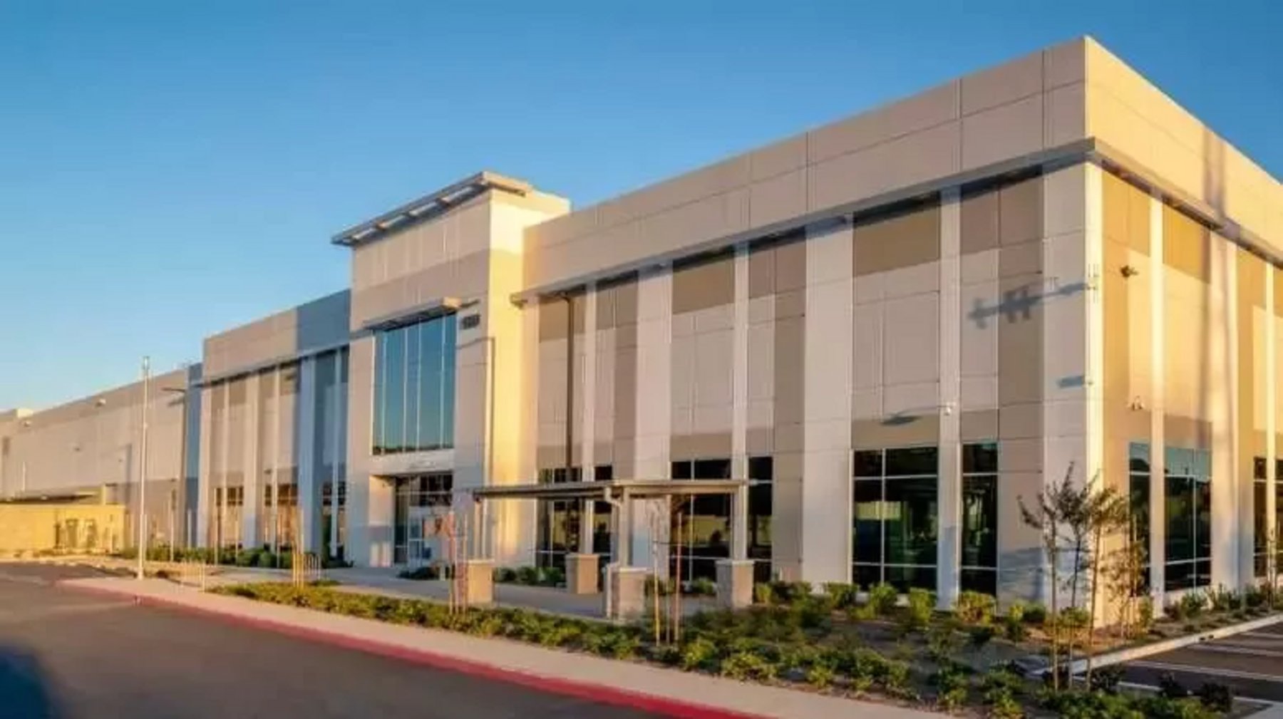 Walmart unveils its high-tech consolidation centre to optimise supply ...