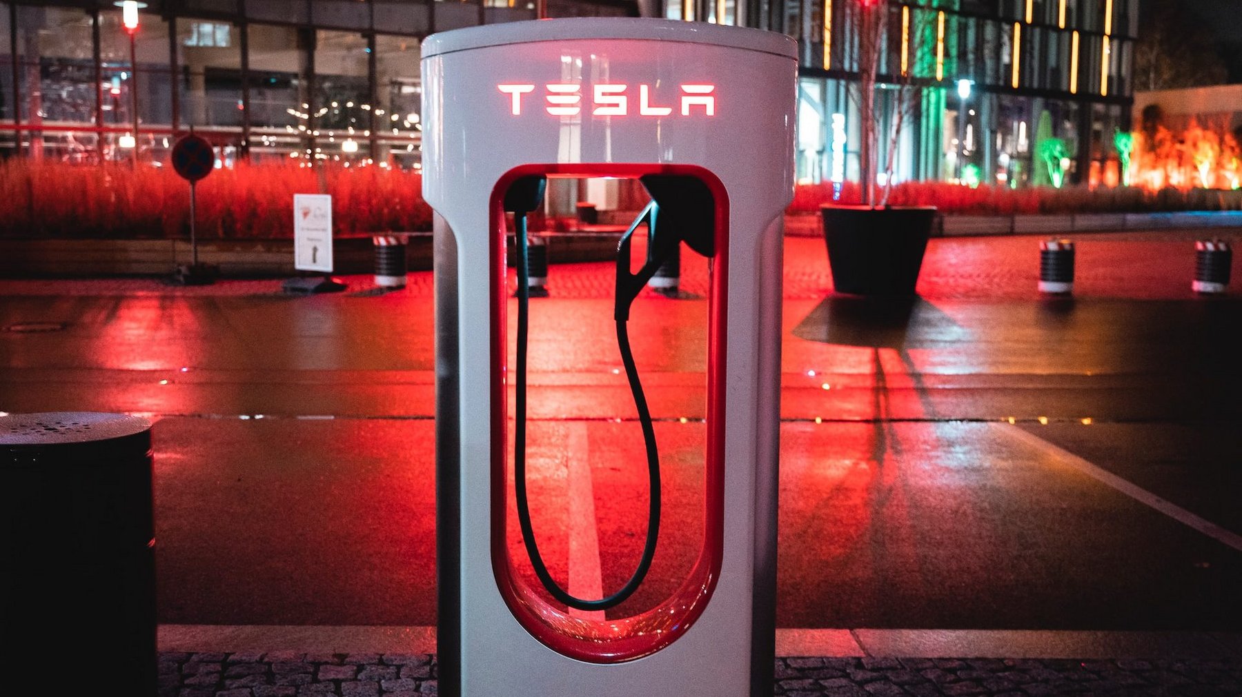 Tesla procurement to ride the wave of electrified EV sales ...