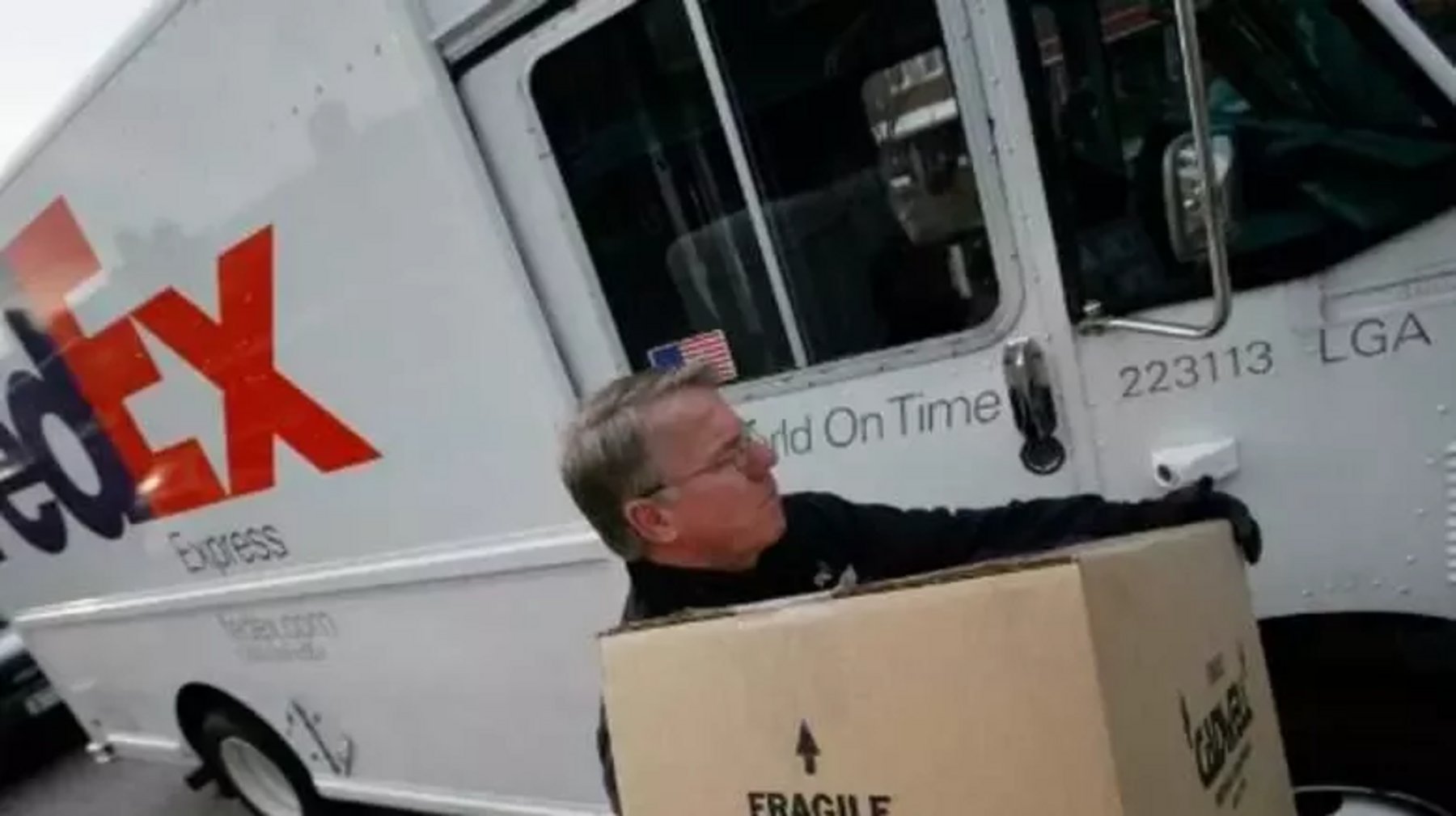 FedEx forecasts record holiday season shipping numbers | Supply Chain ...