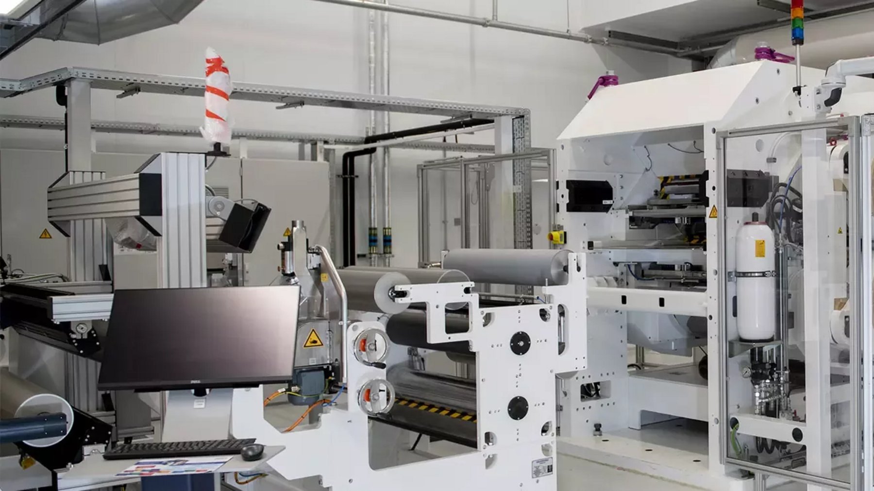 UK Prime Minister opens UKBIC battery manufacturing facility ...