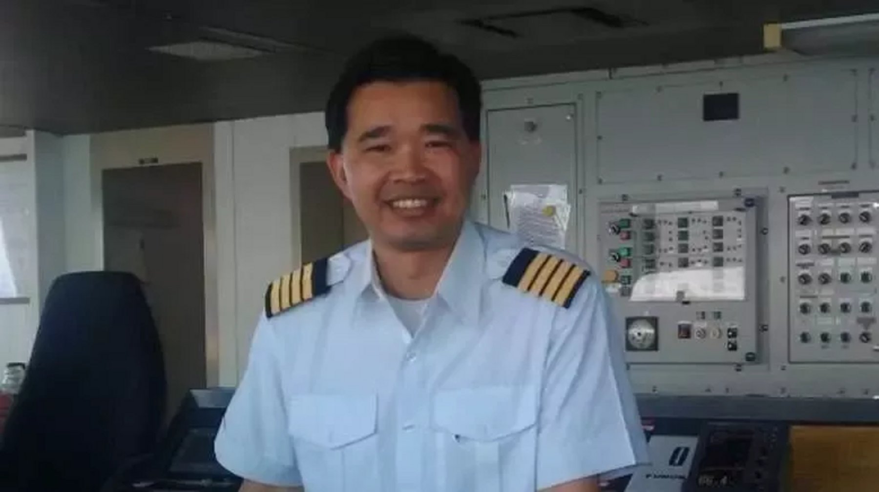 Refugee rescued by Maersk vessel in 1981, celebrates long service with ...