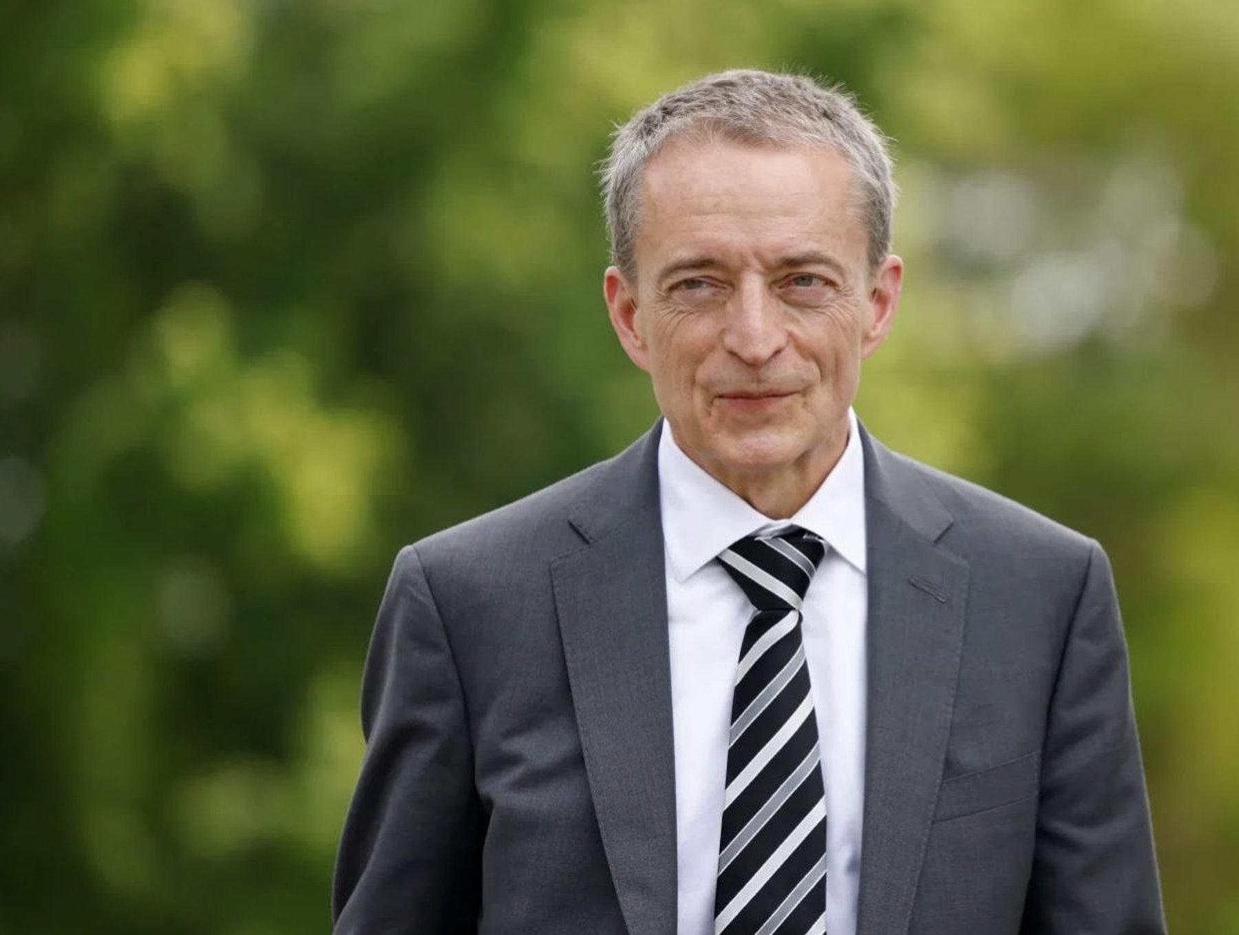 Intel CEO Retires: What's Next for the Manufacturer? | Manufacturing ...