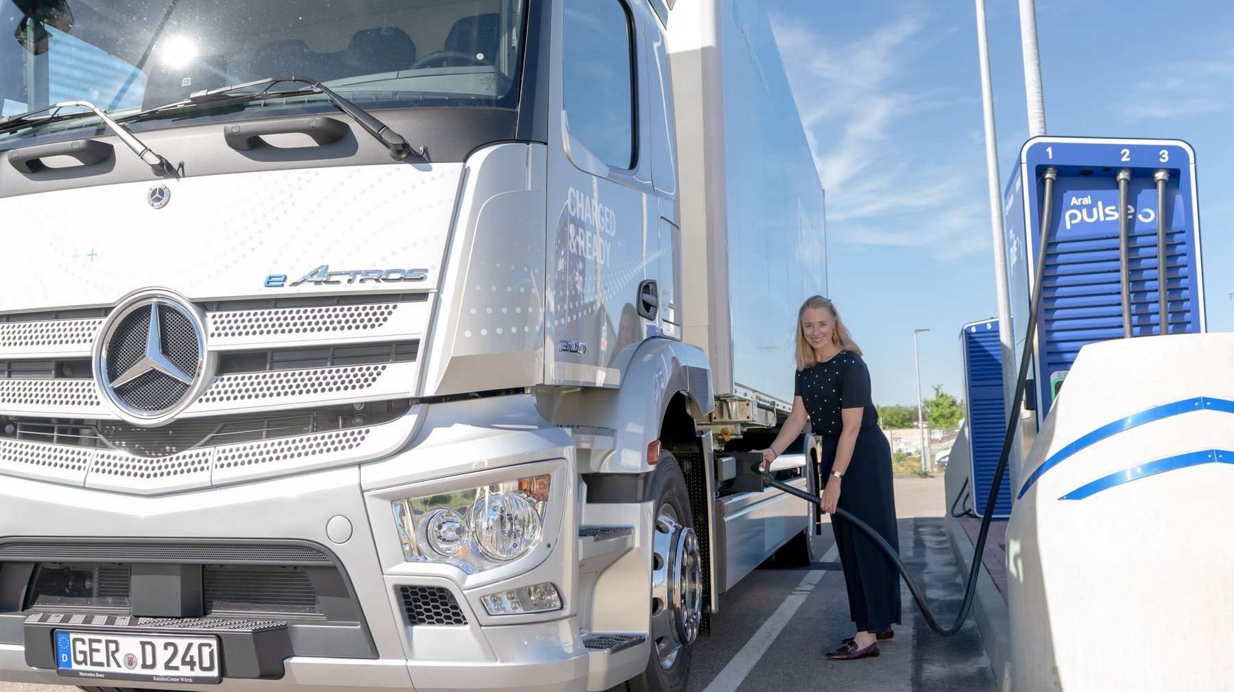 bp opens first electric truck fast-charging facilities | Energy Magazine