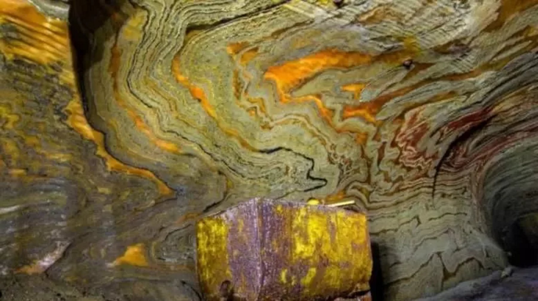 [SLIDESHOW] Stunning Photos of Salt Mine in Russia | Mining Digital