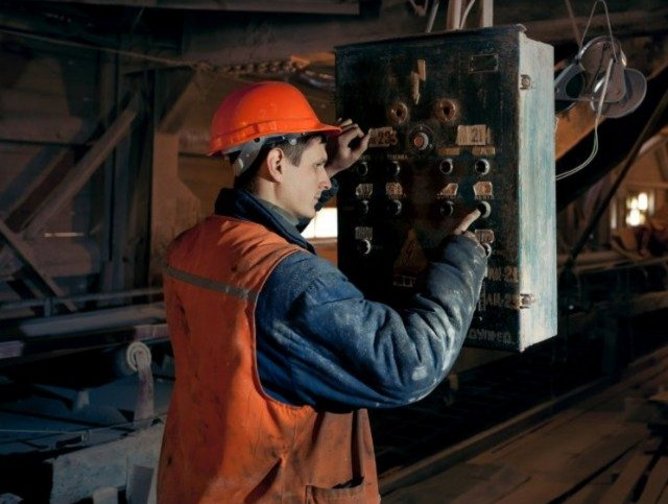 Why Your Mine Needs Remote Control Technology | Mining Digital