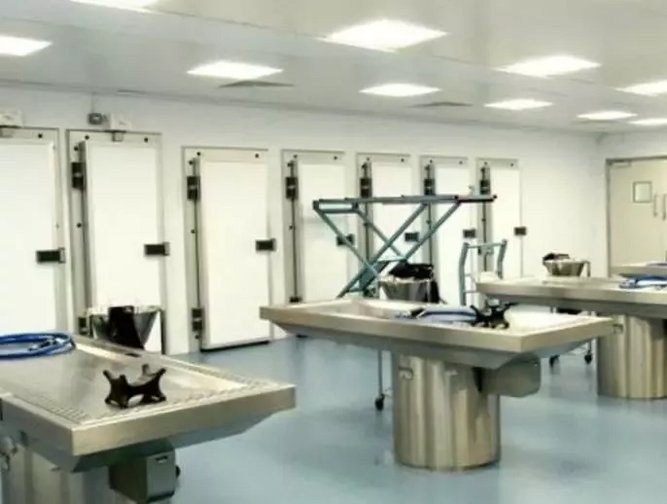 UK to open 'obese morgue' with slabs that can hold 50st | Healthcare ...