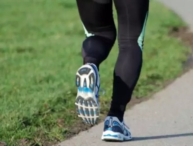 Running backwards has more health benefits | Healthcare Digital