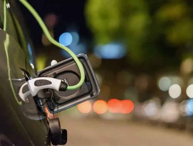 Electric vehicles in the UK required to introduce sound systems for ...