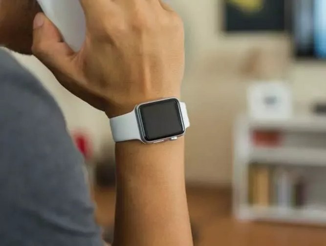 Apple is reportedly developing its smartwatch technologies through new ...