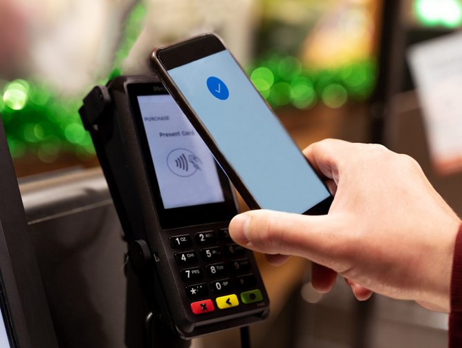 Going cashless: two new studies show how far along the UK is | FinTech ...