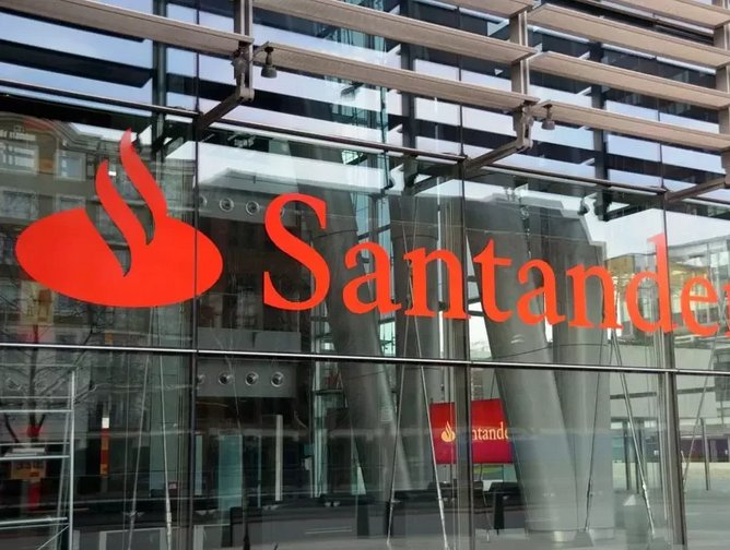 Santander acquires Wirecard’s assets for tech expansion | FinTech Magazine