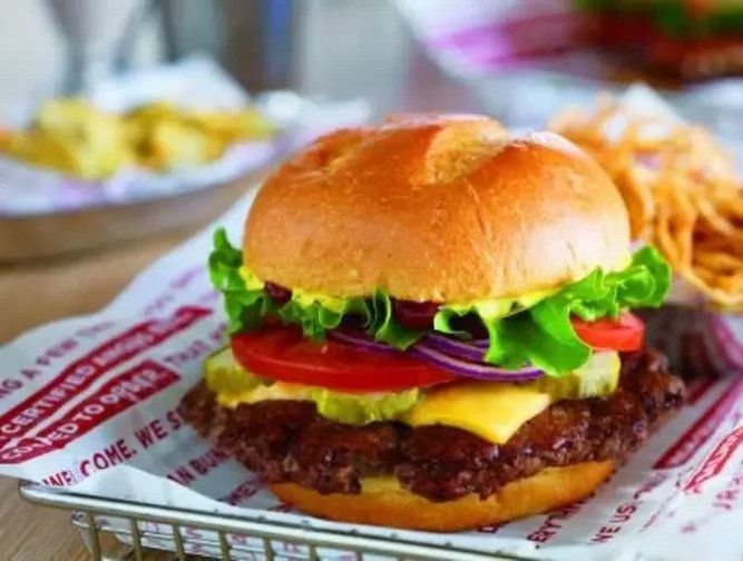 Smashburger Founder Discusses Brand Expansion in Canada | Food and ...