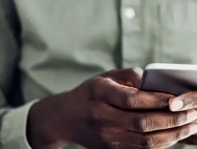 Portless smartphones set to trend in 2021 | Telco Magazine