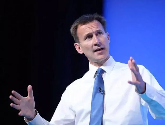 Jeremy Hunt takes on social media titans to reduce impacts on mental ...