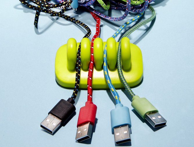 EU mandates universal charging port for all mobile devices ...