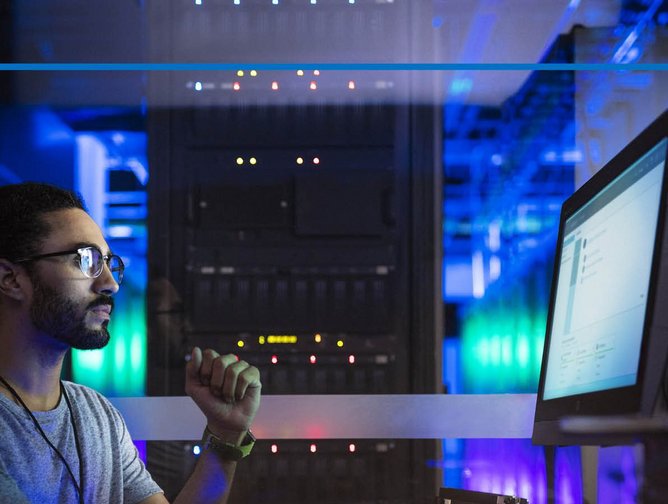 Intel: Lisa Davis explains Intel's 'Digital Transformation ...