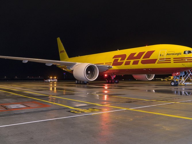 DHL decarbonises its aircraft with Neste’s and bp’s SAF ...