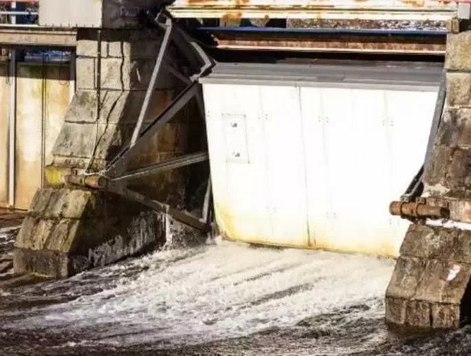 Following axe of Chinese contractor, Swansea Bay marine works is open ...