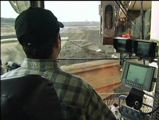 Top 10 Largest Earthmovers in the World | Mining Digital