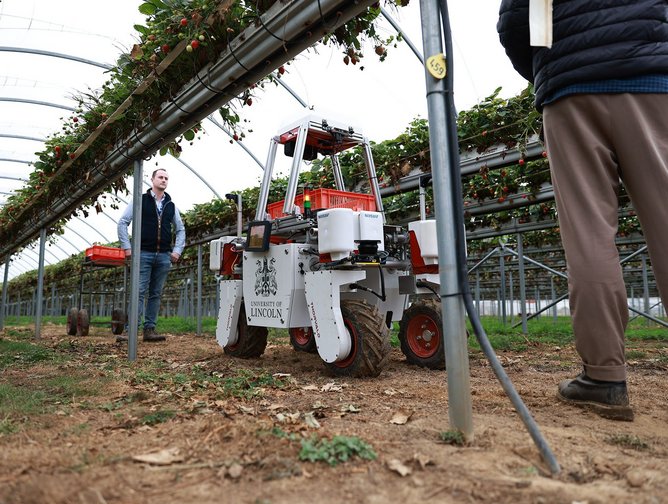 Use of robotics and IoT to help automate agriculture | AI Magazine