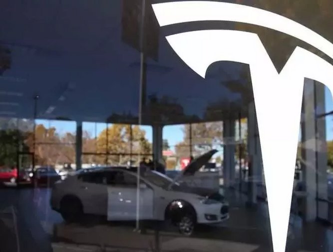 James Murdoch Joins Tesla Board After Investors Call For More