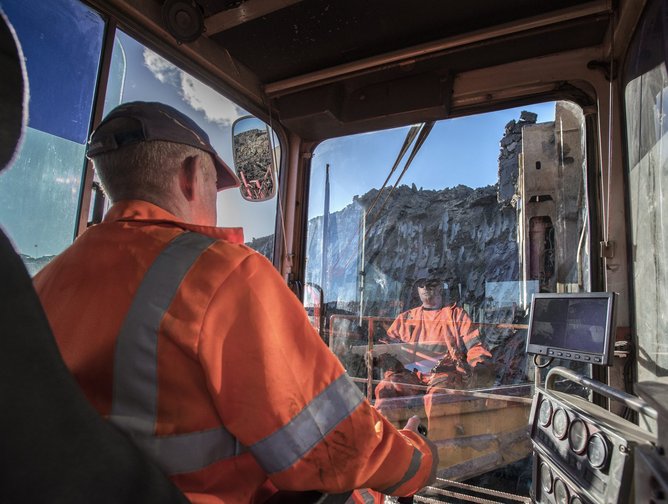 Mining news roundup: licences, funding and the skills crisis | Mining ...