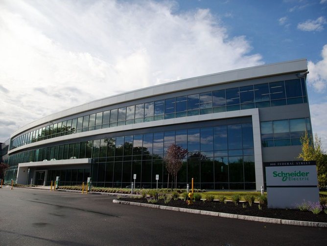 Schneider Electric prepares IT Infrastructure for net zero | Data ...