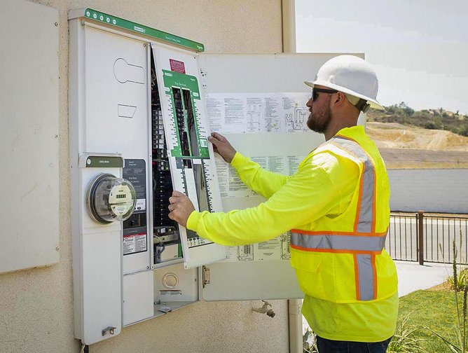 Schneider Electric launches Square D Energy Center | Energy Magazine