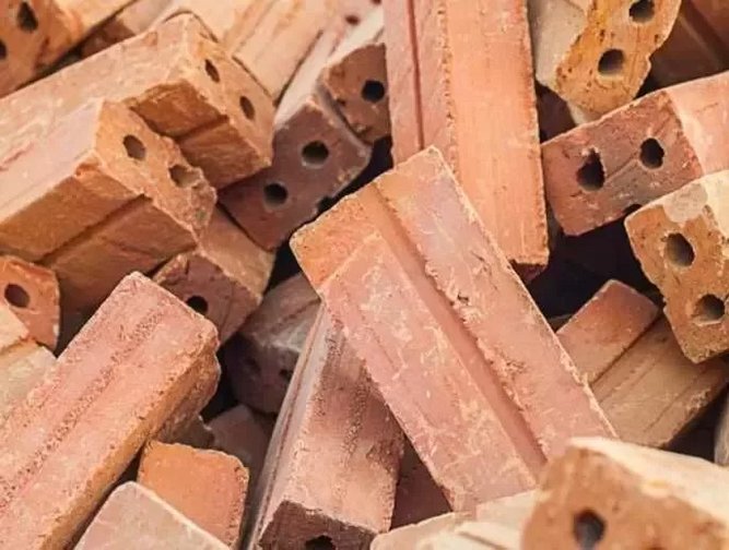 FUTURE TECH: Brick-laying robot can build 150 homes per year ...