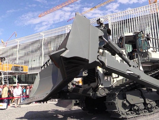 Largest Hydrostatic Dozer In The World The Liebherr PR776 Demo @ Bauma ...