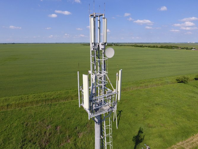 Vodafone launches wind and solar-powered mobile phone mast | Telco Magazine