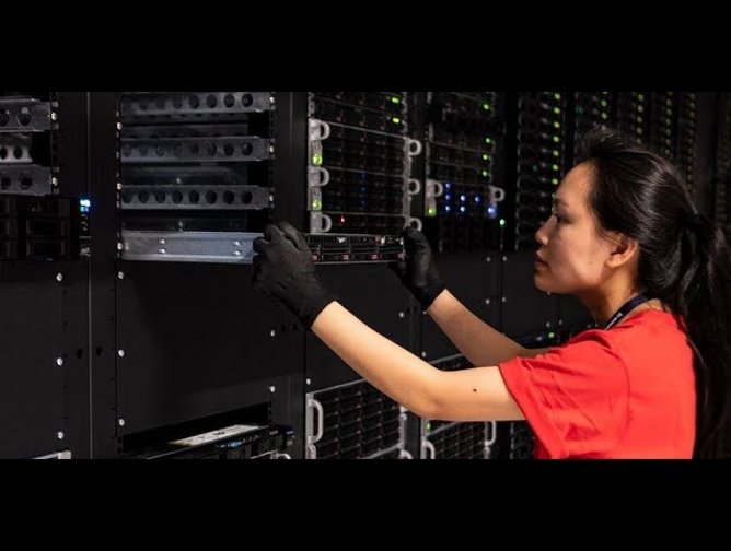 Inside the heart of an IBM Cloud Data Center | Technology Magazine