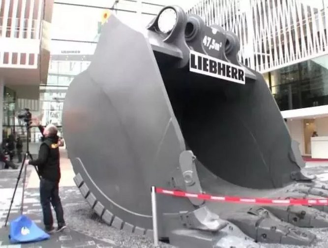 [VIDEO] Timelapse: delivering and assembling the world's largest ...