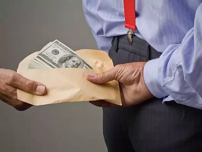 How to Steer Clear of Unprincipled Advisors and Fraudsters | Business ...